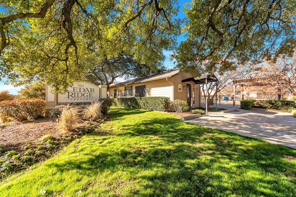 Apartments in Arlington, TX | Cedar Ridge Townhomes | (817) 467-9325